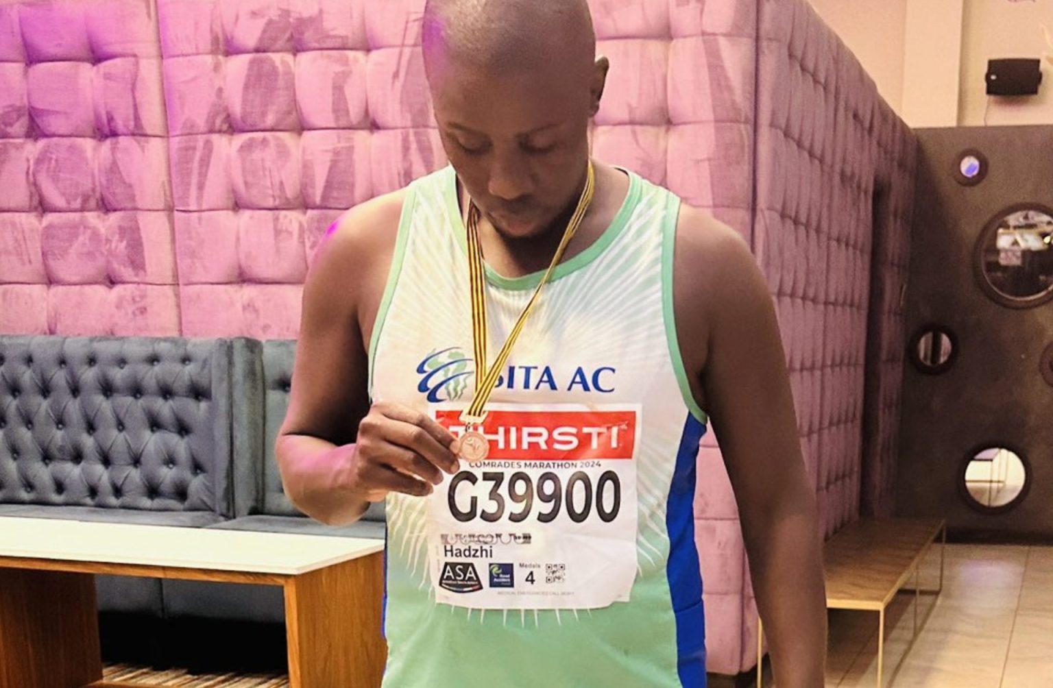 Comrades Runner Persists Through Race Without Shoes!